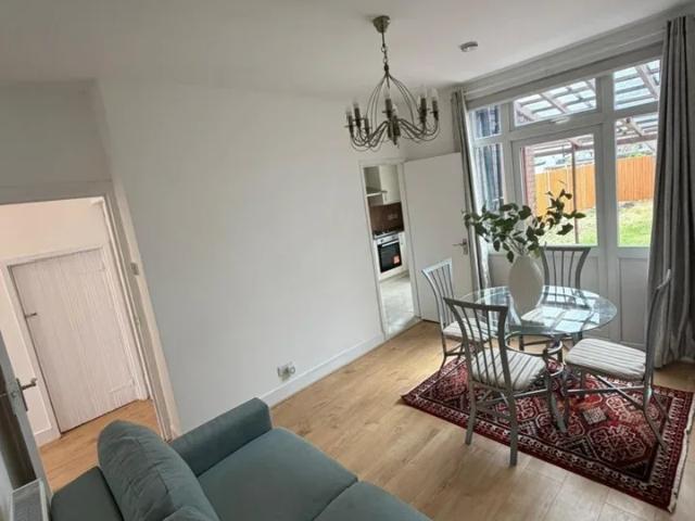 Apartment at Clifton Avenue, Greater London