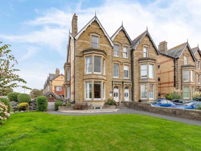 Apartment at Clifton Drive North, Borough of Fylde