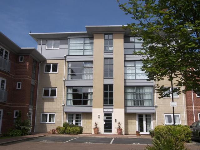 Apartment at Clifton Drive South, Borough of Fylde