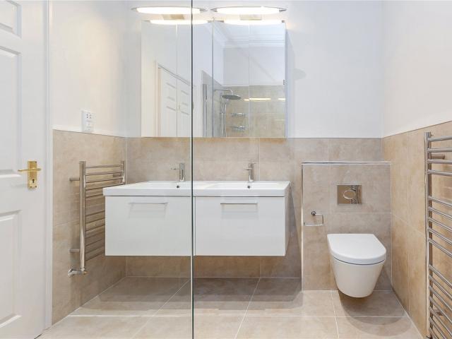 Apartment at Clifton Gardens, City of Westminster