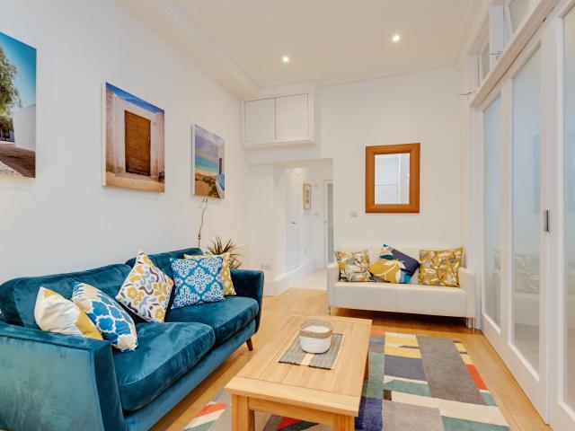 Apartment at Clifton Gardens, City of Westminster