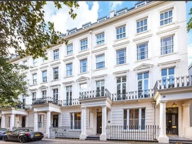 Apartment at Clifton Gardens, City of Westminster