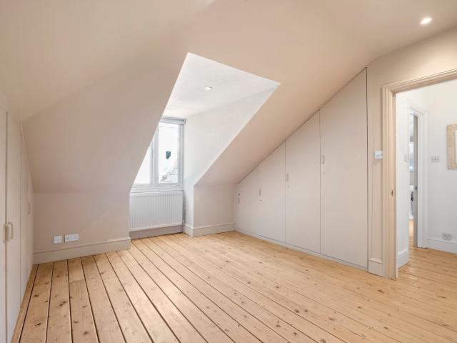 Apartment at Clifton Gardens, City of Westminster