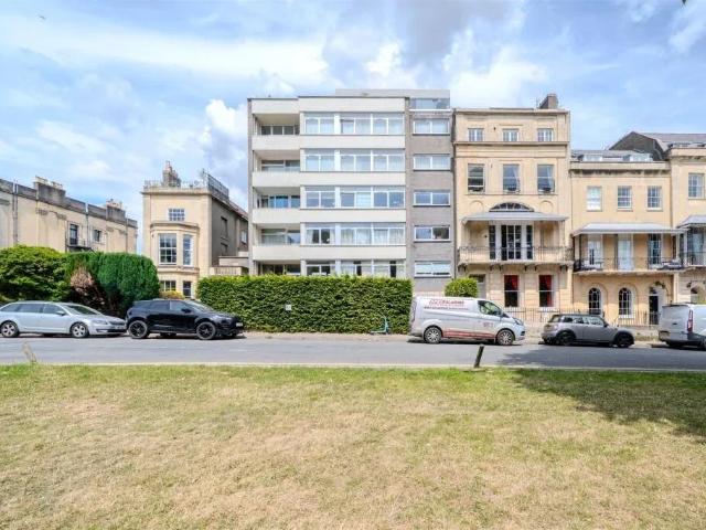 Apartment at Clifton Park, Bristol
