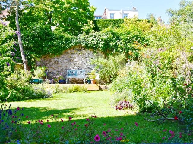 Apartment at Clifton Park Road, Bristol