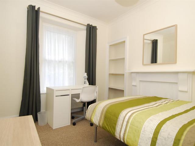 Apartment at Clifton Place, Plymouth