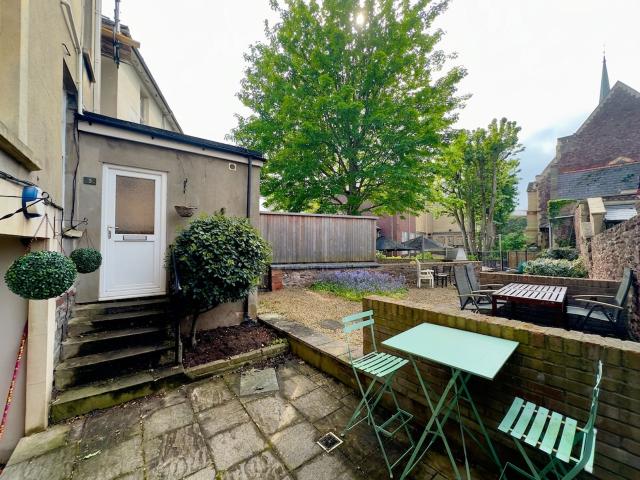 apartment at Clifton, Queens Avenue, BS8 1SE