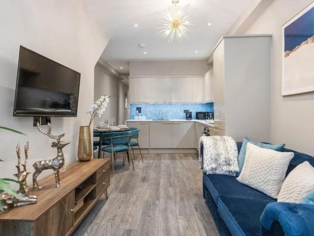 Apartment at Clifton Rise, Greater London