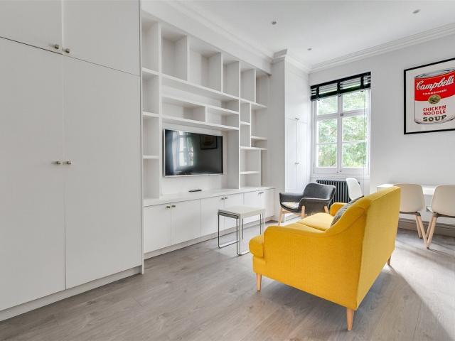Apartment at Clifton Road, City of Westminster