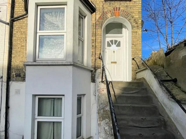 Apartment at Clifton Road, Greater London