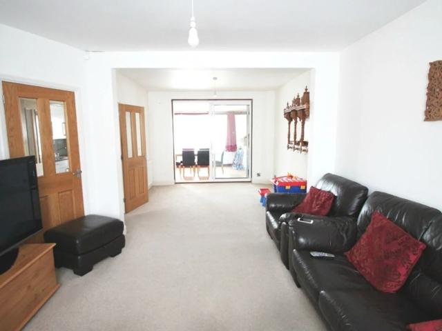 apartment, at Clifton Road, Harrow, HA3, United Kingdom