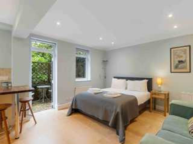 Apartment at Cliveden Place, City of Westminster