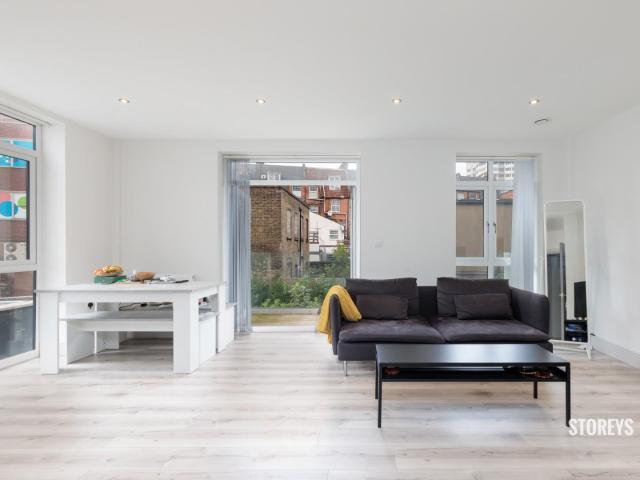 Apartment at Clockhouse Avenue, Greater London