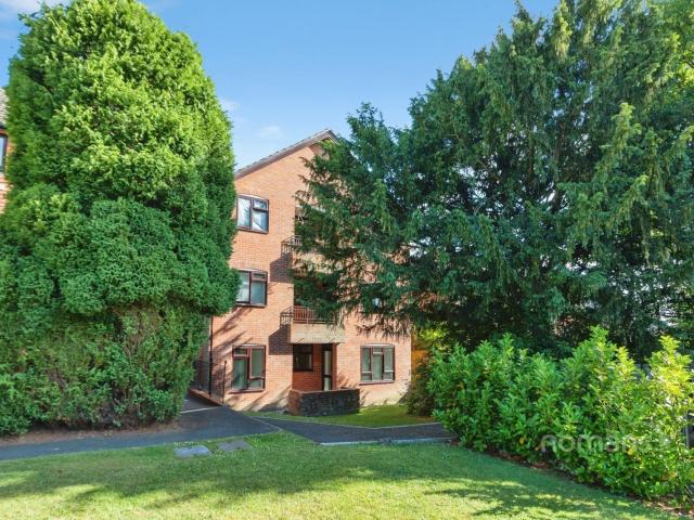 Apartment at Clockhouse Road, Rushmoor