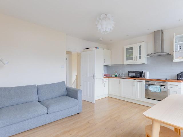 Apartment at Clonbrock Road, Greater London