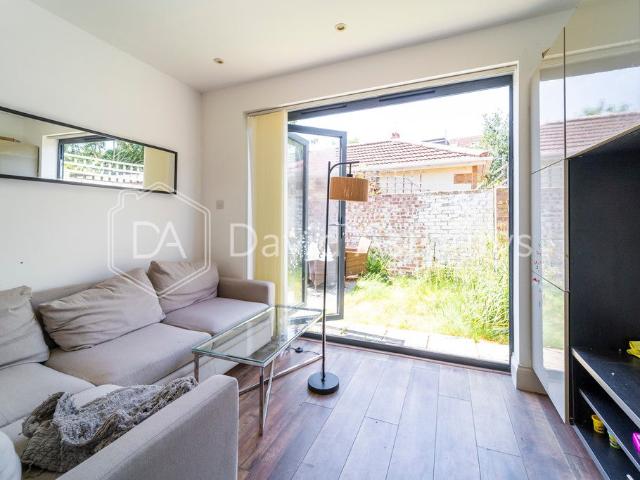 Apartment at Clovelly Road, Greater London