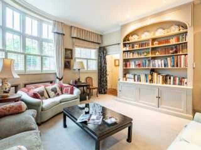 Apartment at Clover Mews, Greater London