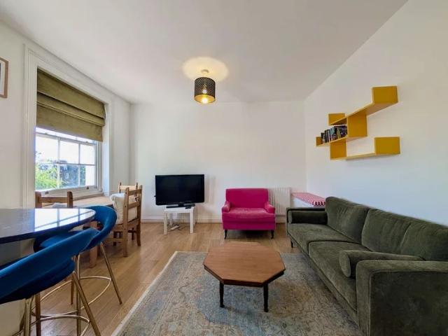 Apartment at Cruikshank Street, Greater London