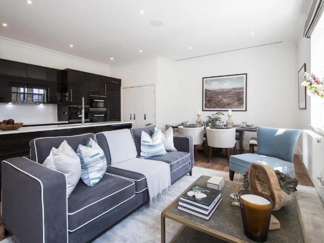 Apartment at Crabtree Lane, Greater London