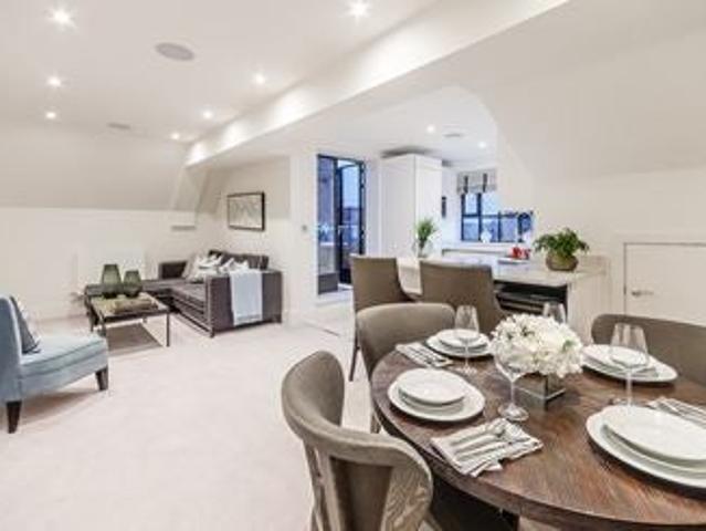 Apartment at Crabtree Lane, Greater London
