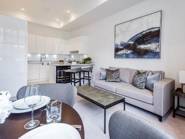 Apartment at Crabtree Lane, Greater London