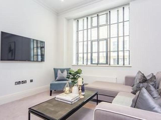 Apartment at Crabtree Lane, Greater London