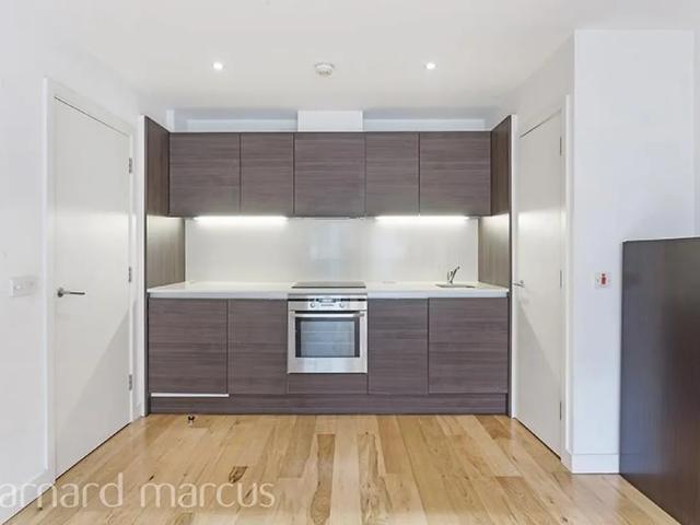 Apartment at Crampton Street, Greater London