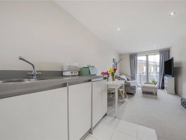 Apartment at Cranbrook Road, Greater London