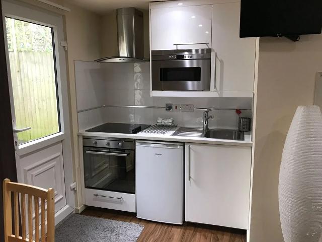 Apartment at Cranhurst Road, Greater London