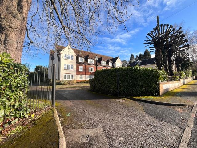 Apartment at Cranley Dene, Guildford