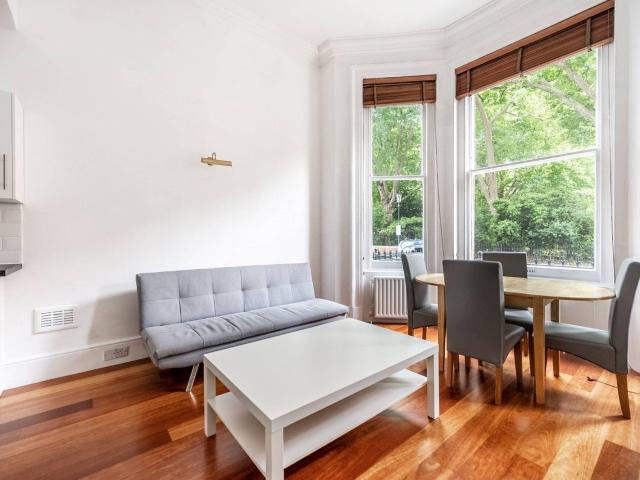 Apartment at Cranley Gardens, Greater London