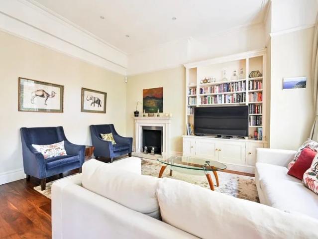 Apartment at Cranley Mews, Greater London