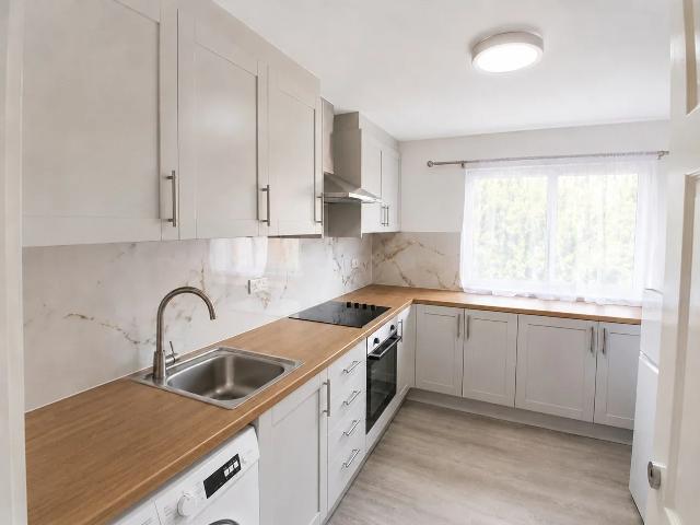 Apartment at Cranston Close, Greater London