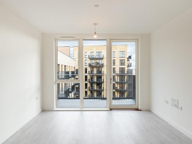 Apartment at Cranton Avenue, Greater London