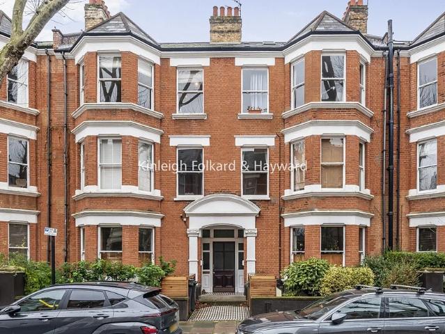 Apartment at Cranworth Gardens, Greater London