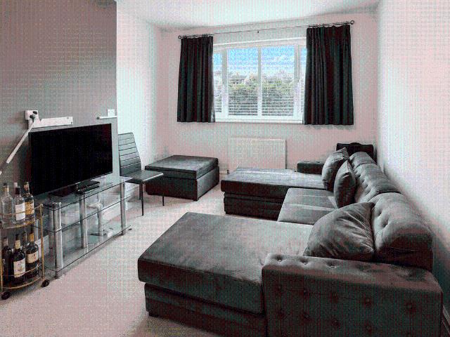 Apartment at Craven Avenue, Greater London