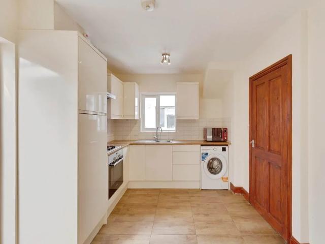 Apartment at Craven Close, Greater London