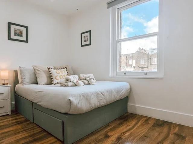 Apartment at Craven Road, City of Westminster