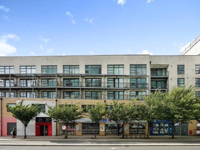 Apartment at Creek Road, Greater London