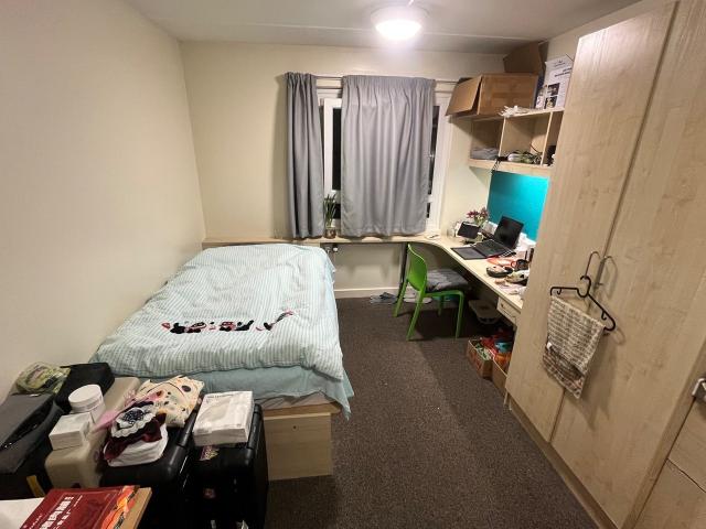 Room at Creek Road, Greater London