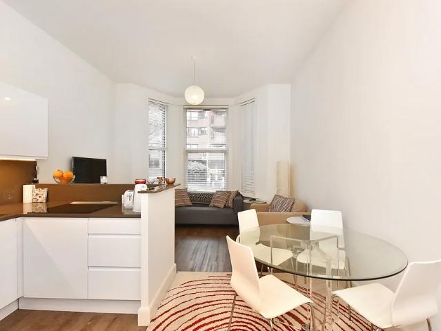 Apartment at Cremorne Road, Greater London