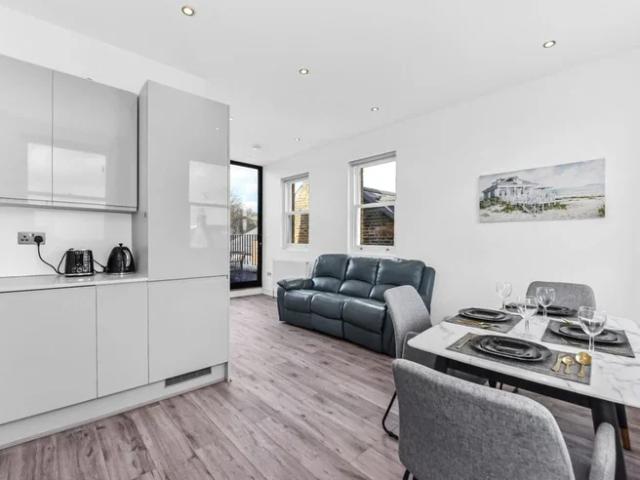 Apartment at Crescent Road, Greater London