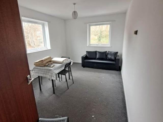 Apartment at Crescent Road, Luton