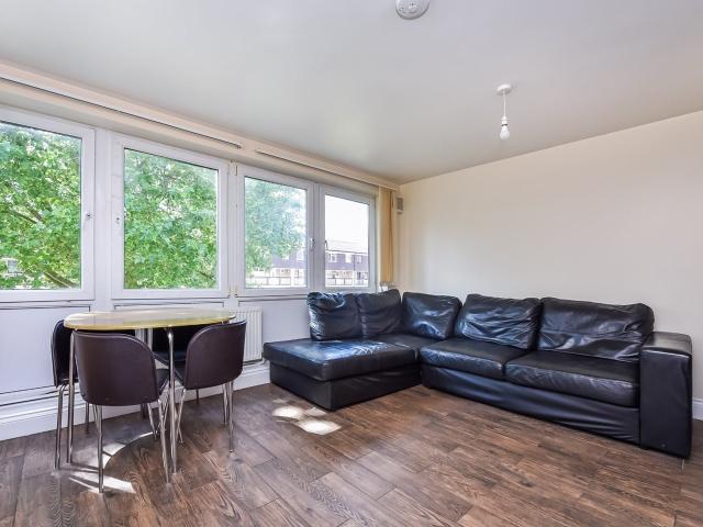 Apartment at Creswick Walk, Greater London