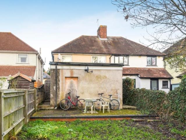 Apartment at Cricket Road, Oxford
