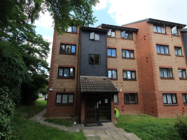 Apartment at Cricketers Close, Greater London