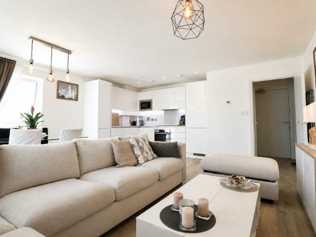 Apartment at Cricketfield Road, Greater London