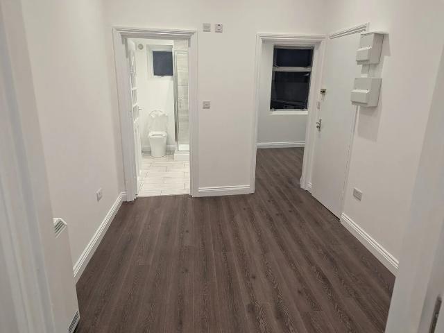 Apartment at Cricklewood Broadway, Greater London