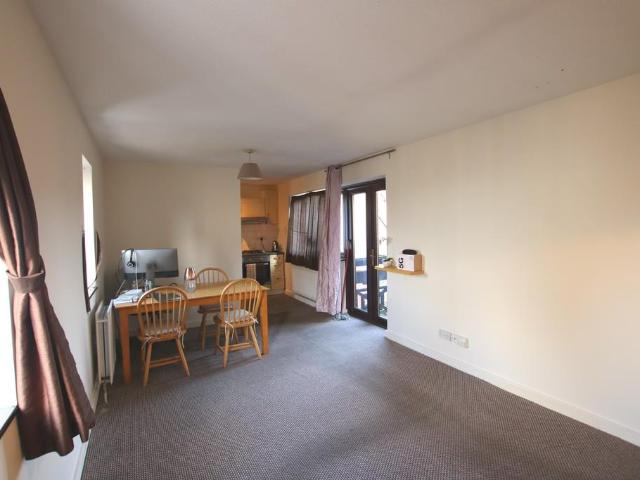 Apartment at Cricklewood Lane, Greater London