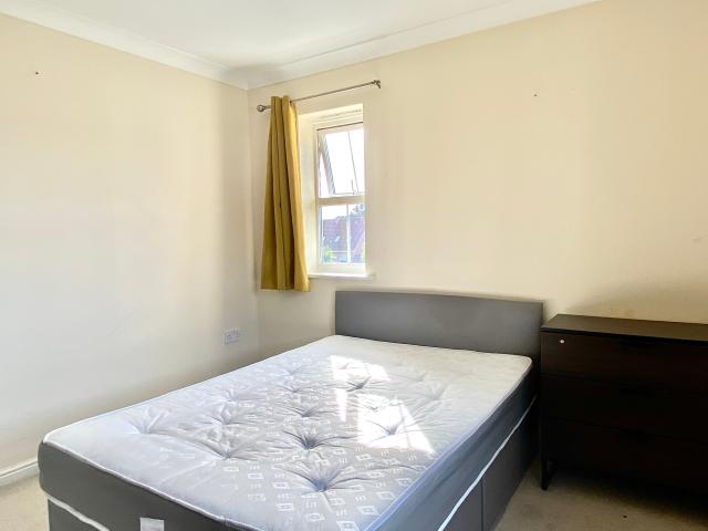 Apartment at Crispin Way, Greater London
